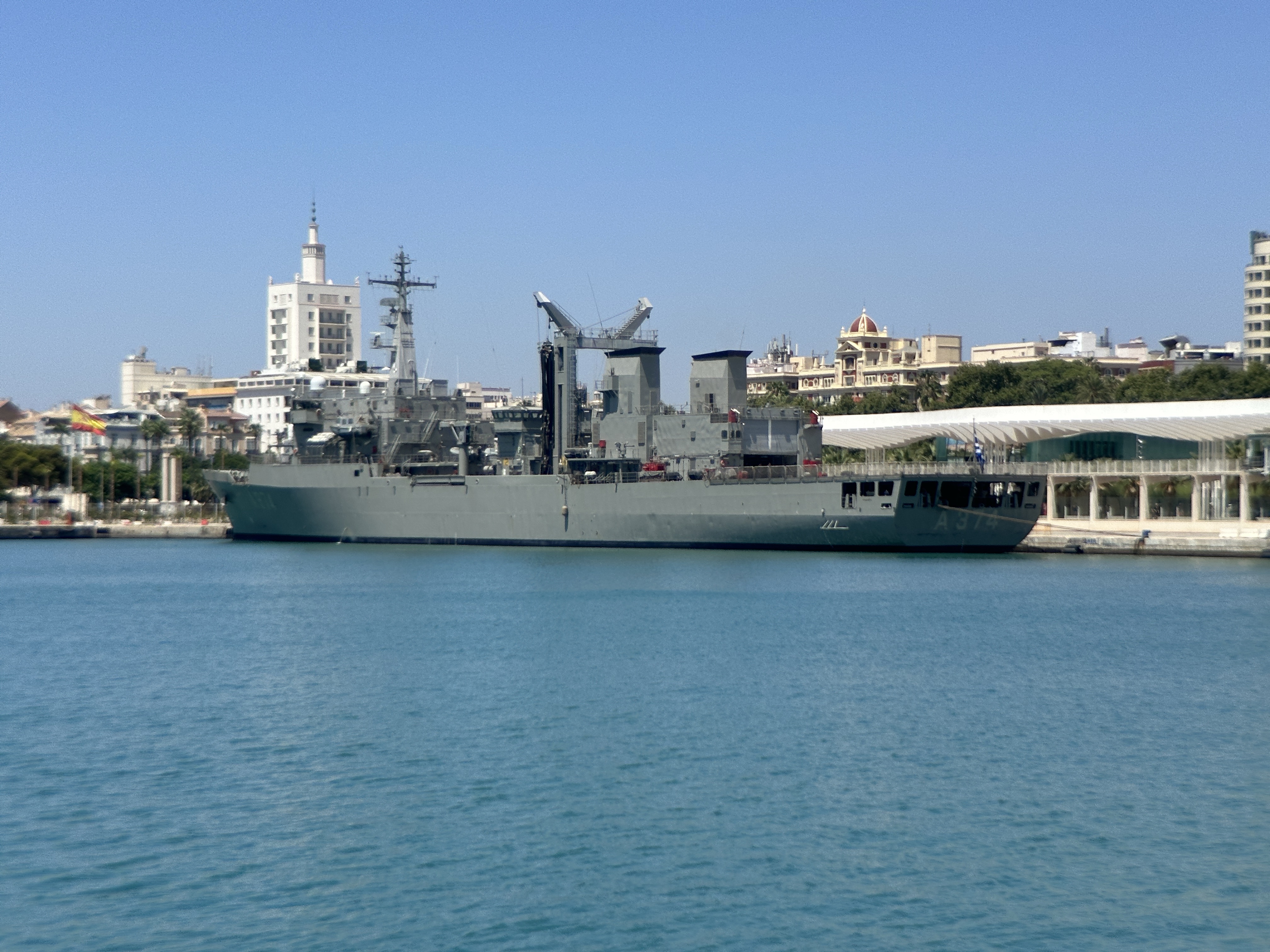 Los navíos griegos Spetsai (F-453) y Prometheus (A-374) visitan Málaga ...